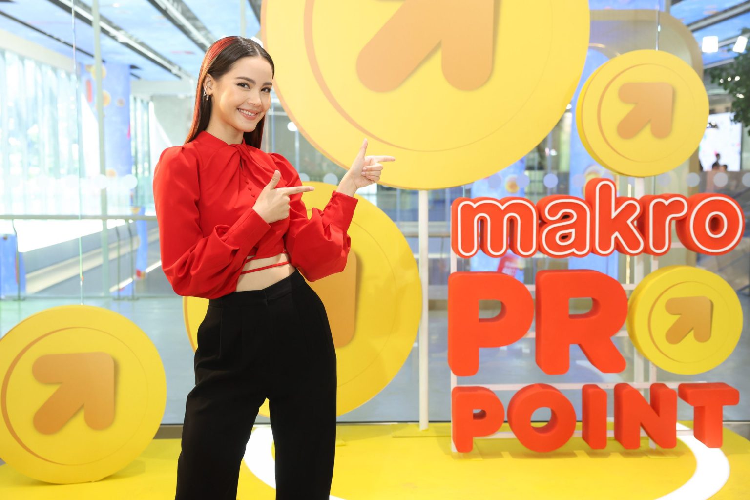 แม็คโคร คว้าซูเปอร์สตาร์เบอร์ 1 “ญาญ่า-อุรัสยา” นั่งแท่นพรีเซ็นเตอร์คน ...