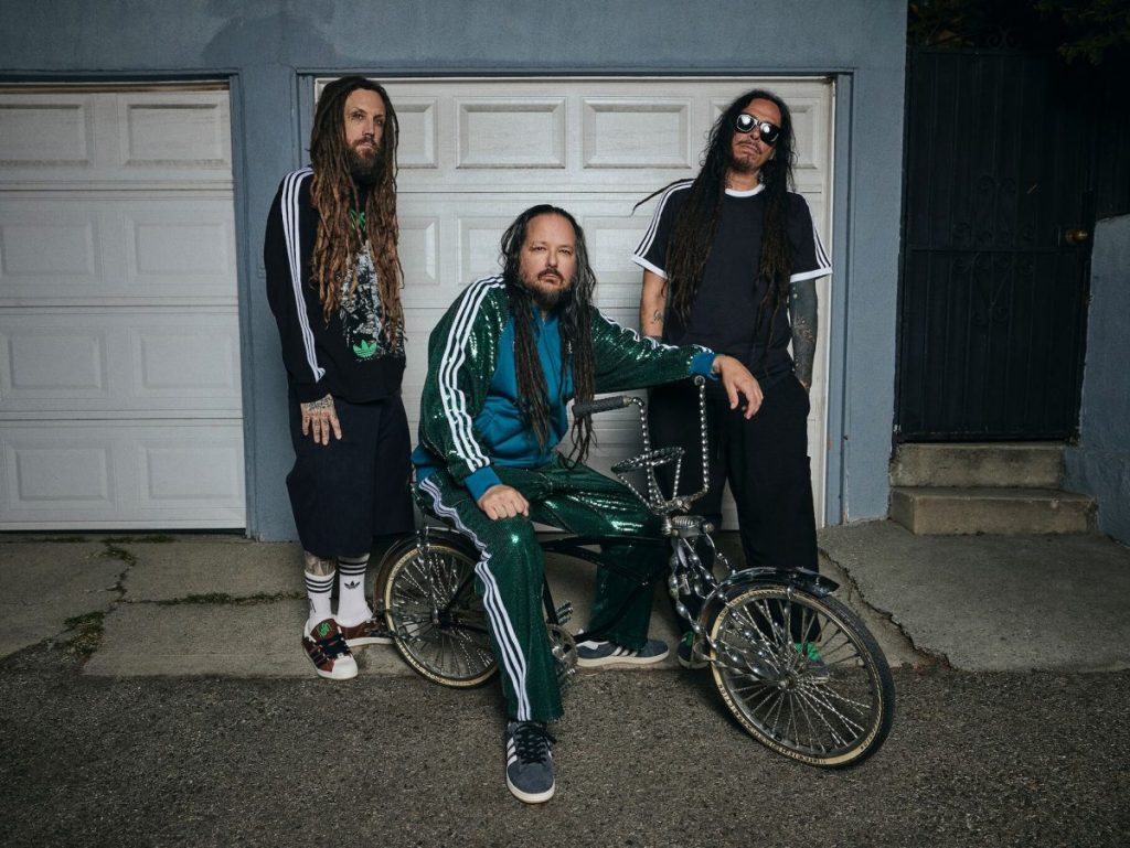 อาดิดาส และ KoRn ปล่อยคอลเลกชันที่ 2 ตอกย้ำความคลาสสิกในสไตล์ที่นอกกรอบ ...